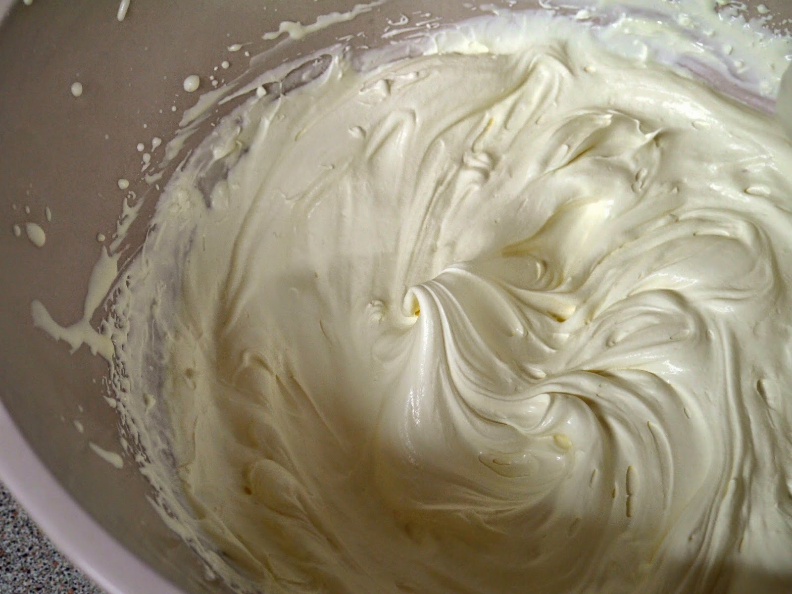 This Muslim Girl Bakes: No-Machine Mango Swirl Ice Cream