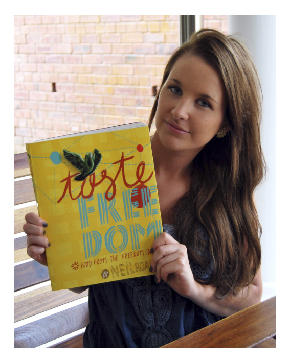 Hey Sweetie! blog : marzipan & strawberry raspberry muffins