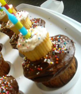 Babycakes Crafts: Mini Birthday Cake Cupcakes