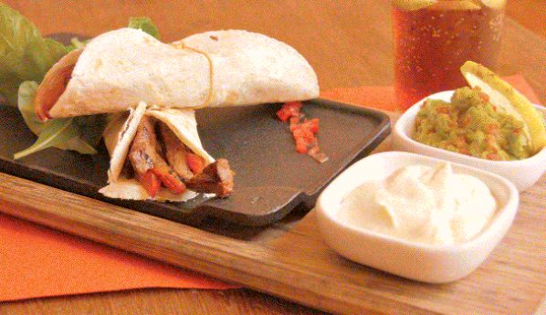 Wraps de carne con guacamole y sour cream | El Chef dice
