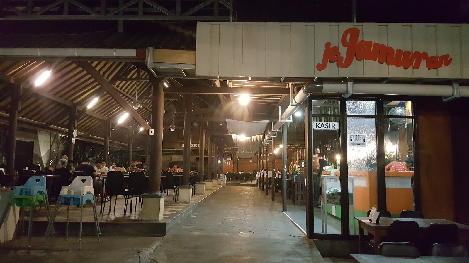 Martha Jalan Jalan: Jejamuran Resto Jogja