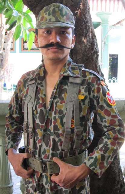 MUSEUM LORENG INDONESIA: Loreng Resimen Pelopor 1960-an