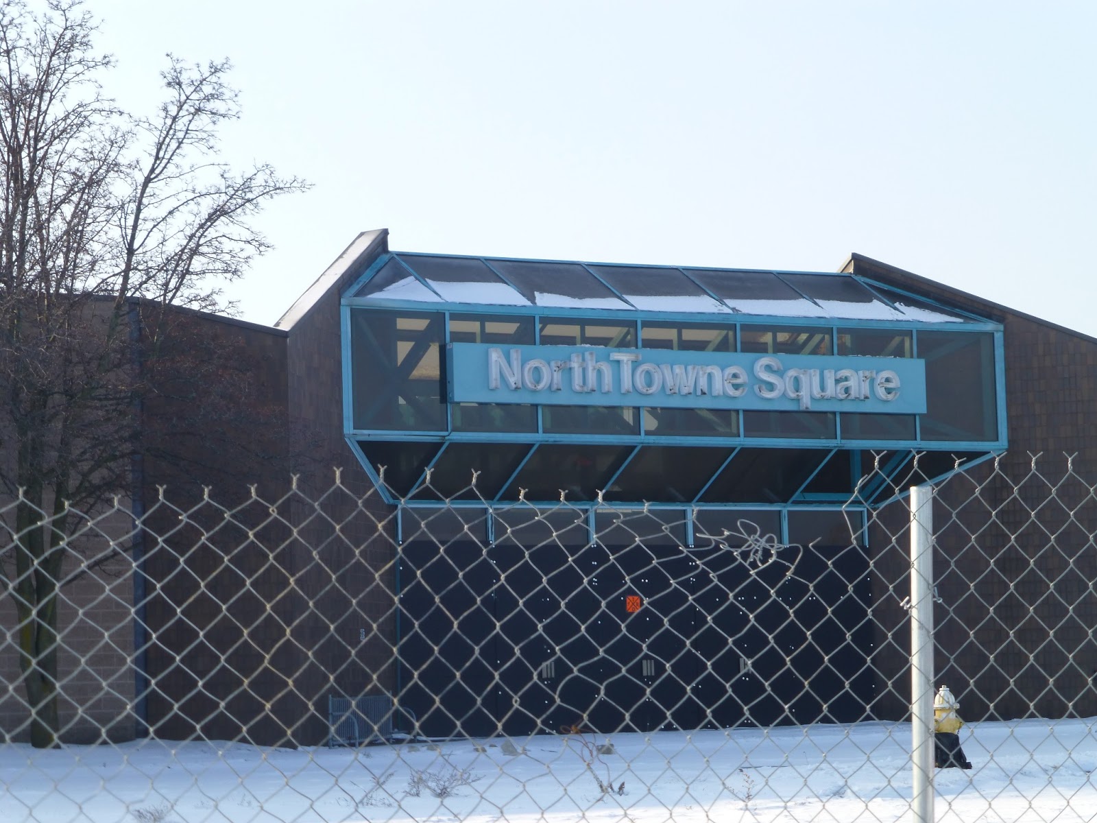 Dead and Dying retail: North Towne Square Mall in Toledo, Ohio