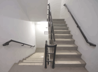 6 Item Pekerjaan Area Tangga Darurat - Rumah Material