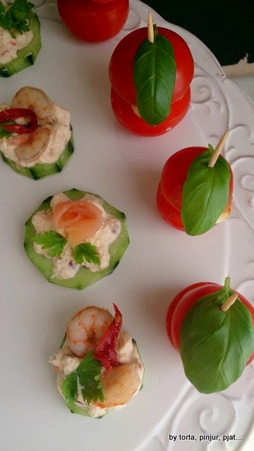 torta, pinjur, pjat...: Kratki osvrt na blog i rođendanski Kukumar zalogaji