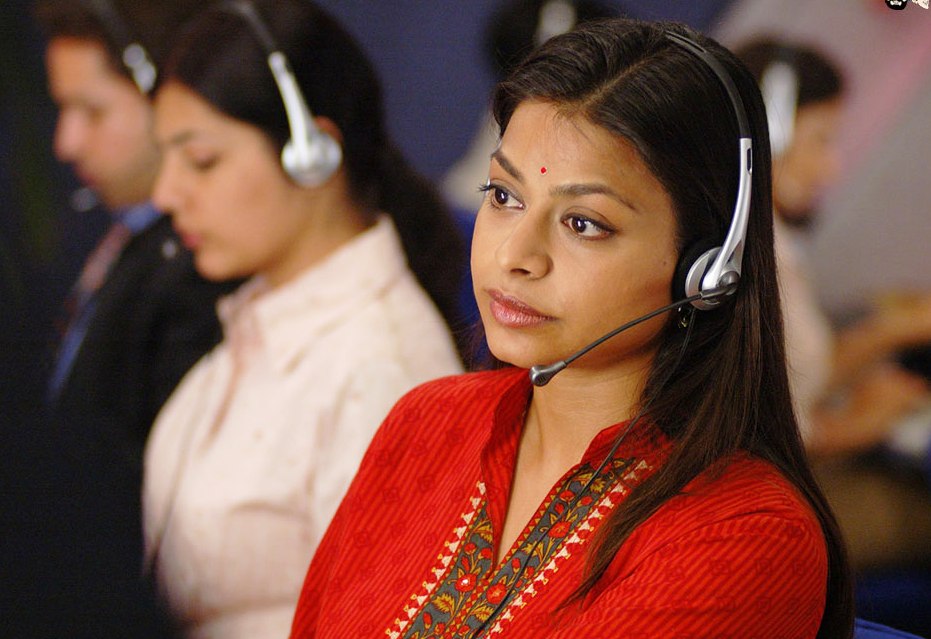 Universal Beauty: Movie Review: Outsourced