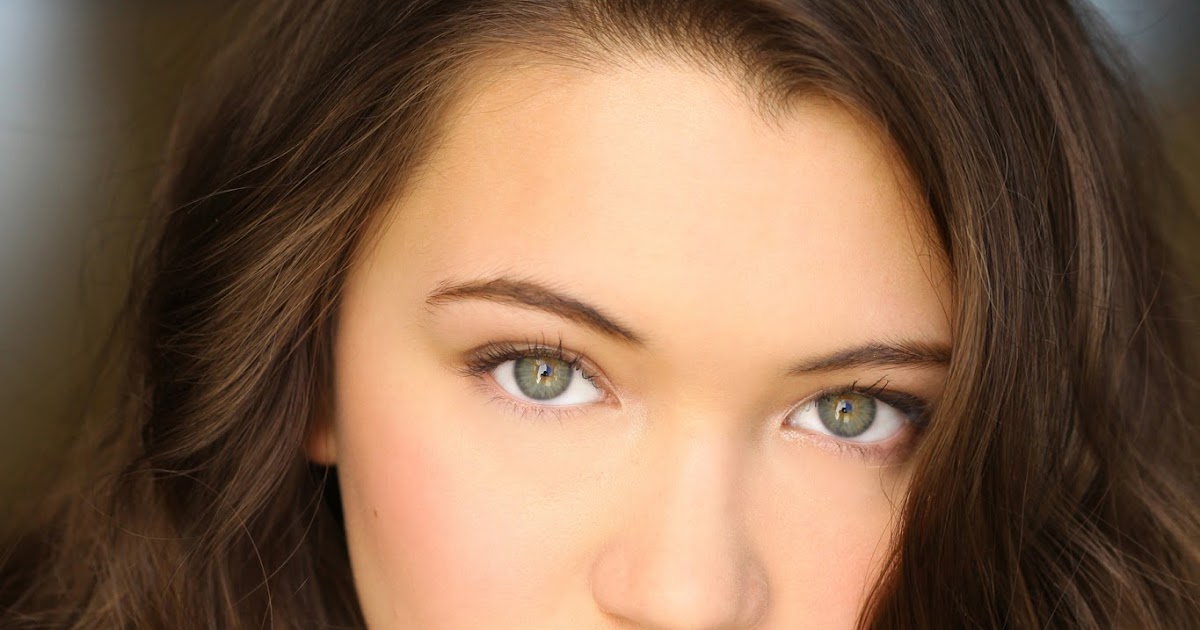 GRIGWARE INTERVIEWS: 2016 Interview with Isa Briones