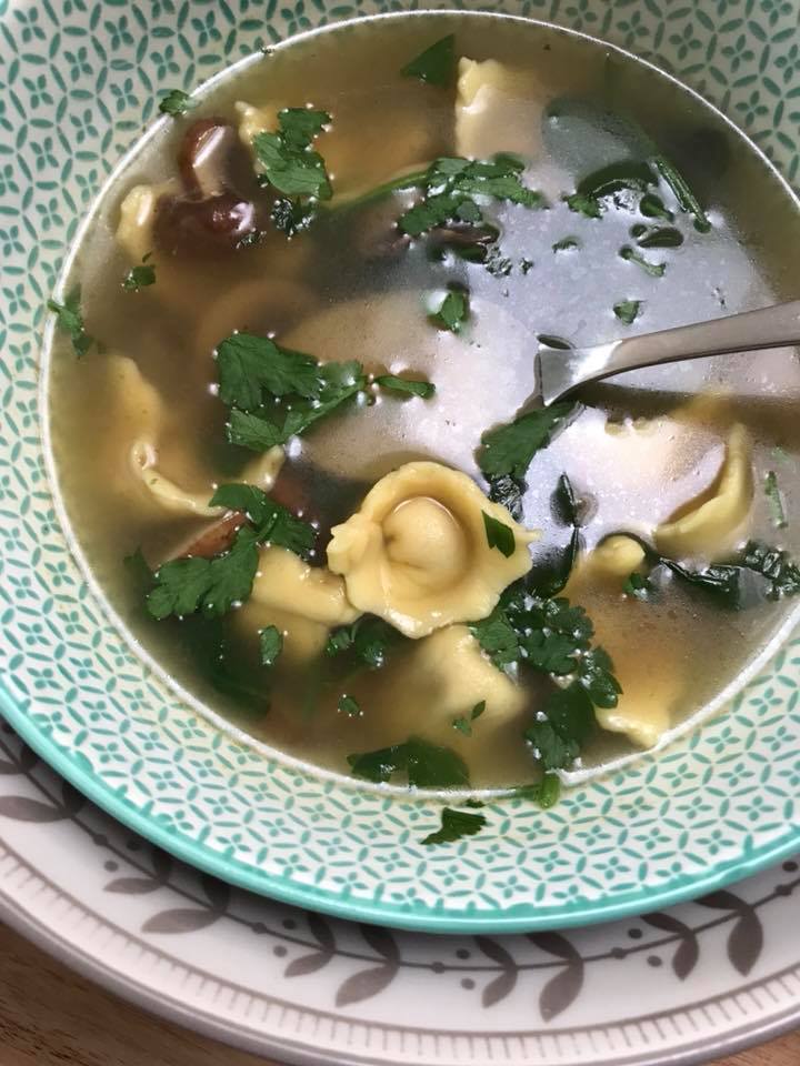 Cappelletti in bouillon