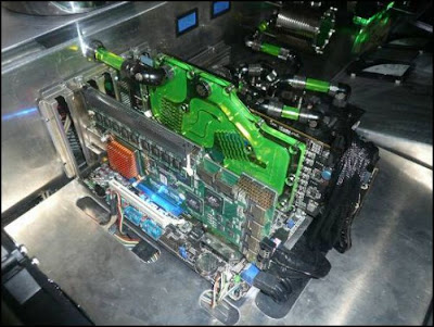 Fabuloso mod CPU/escritorio con anticongeante y luz negra | La Guarida Geek