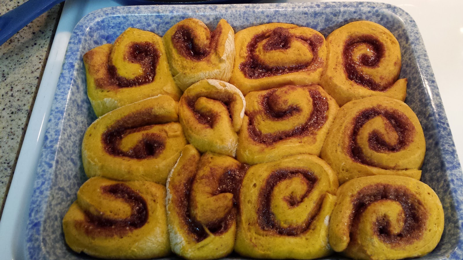 My Patchwork Quilt: PUMPKIN CINNAMON ROLLS