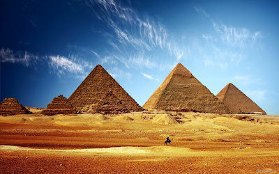 santiagothealchemist: Pyramid