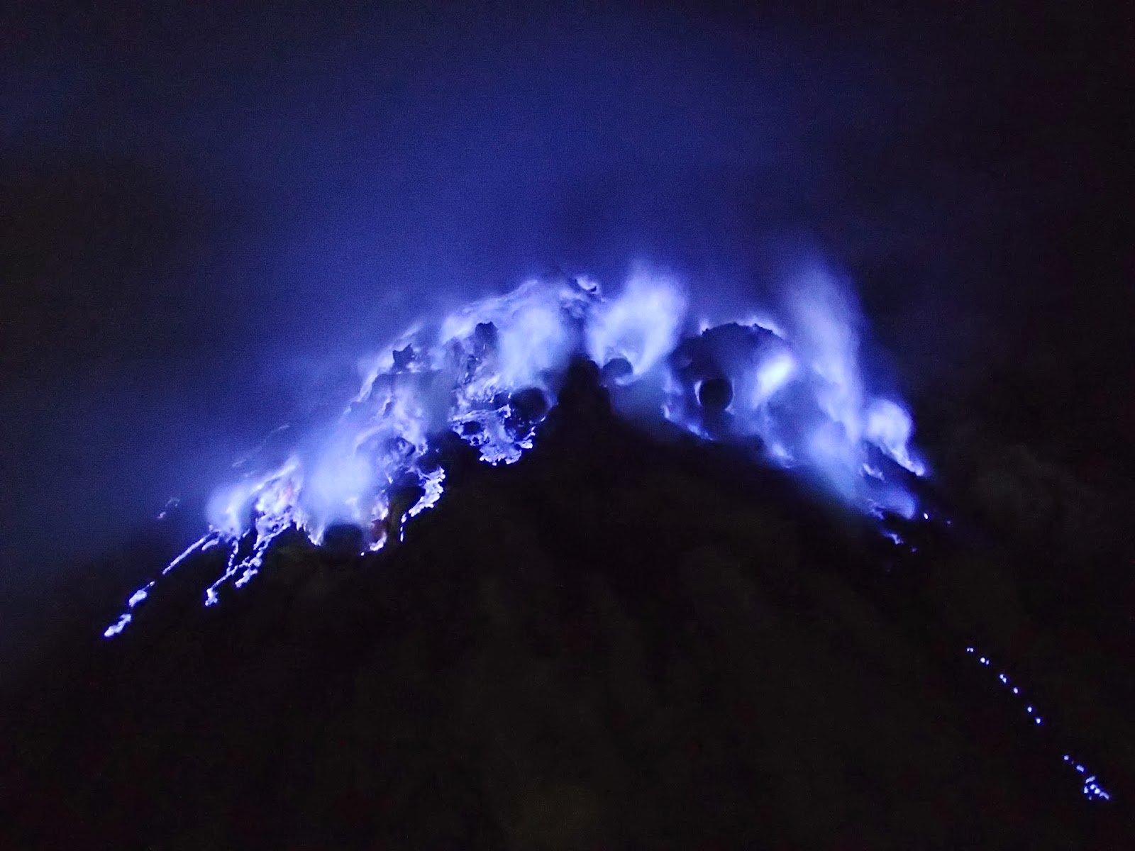 THE LIFE OF FERRY WIJAYA: Photography: Ijen Crater Bluefire