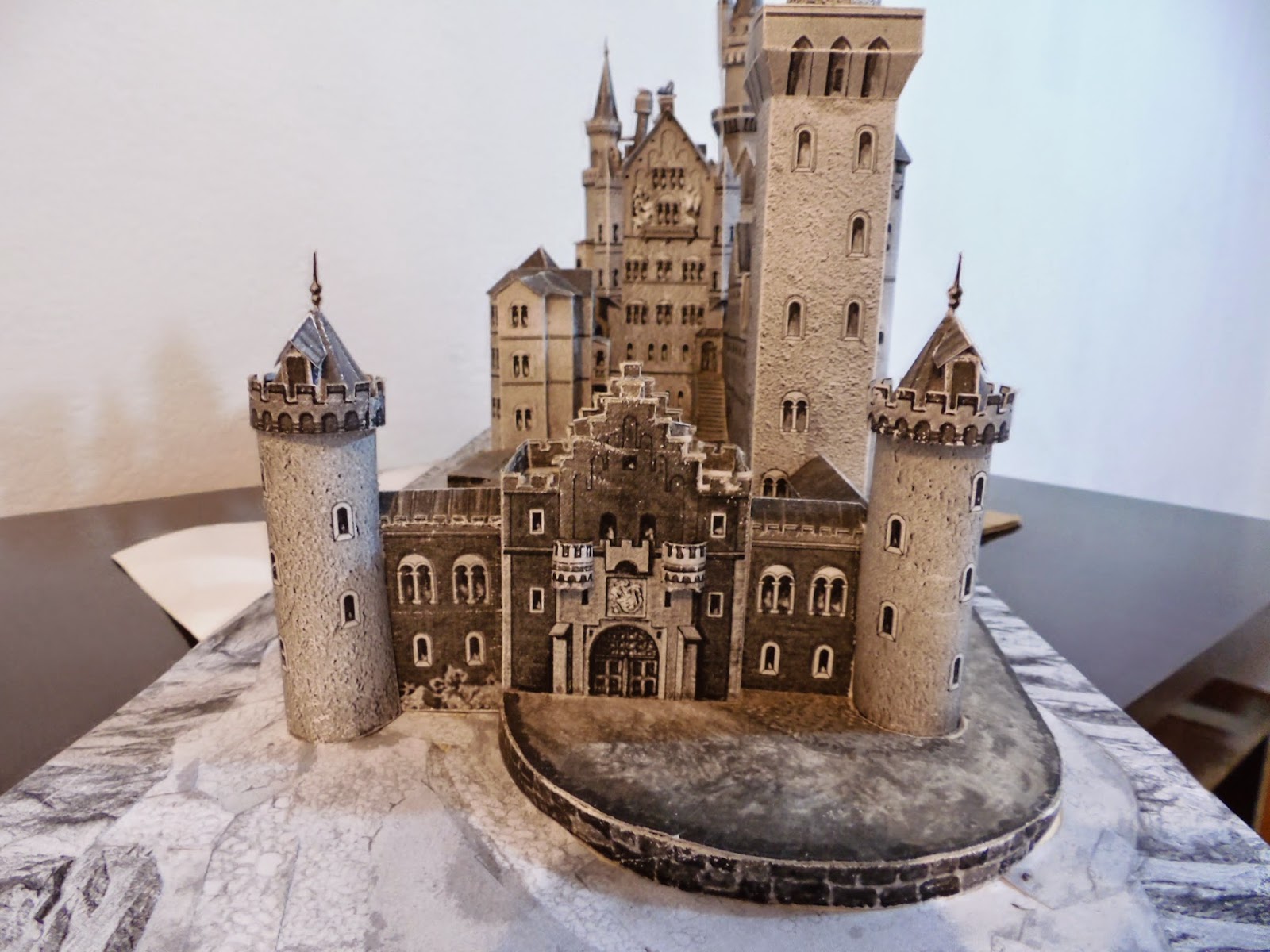 BLOG DO VÉIO ARTE EM PAPEL - PAPER MODEL E PAPER CRAFT: Neuschwanstein ...