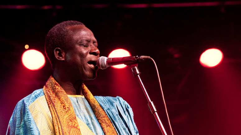 Mangue Music: Thione Seck - Orientation Concert (2011)