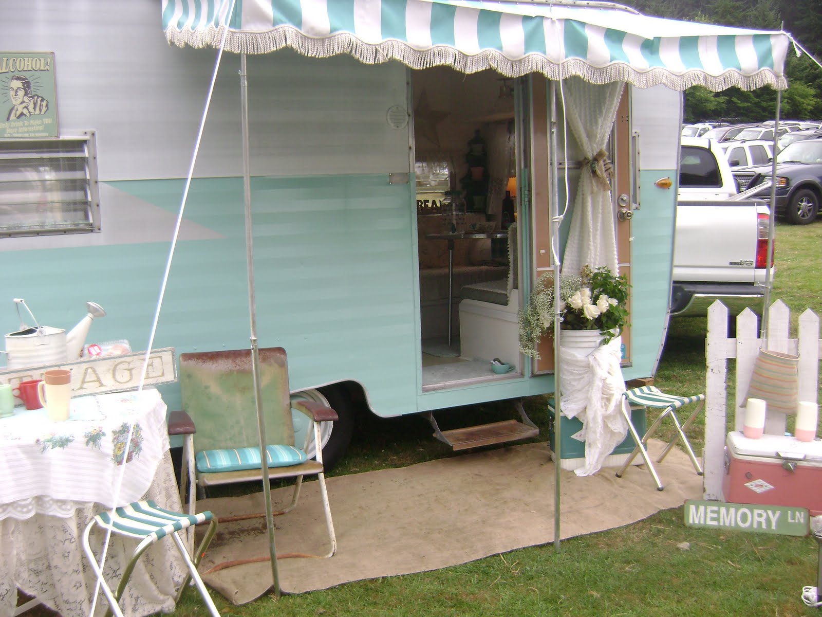Amy's vintage cottage: Barnhouse trailer Caravan