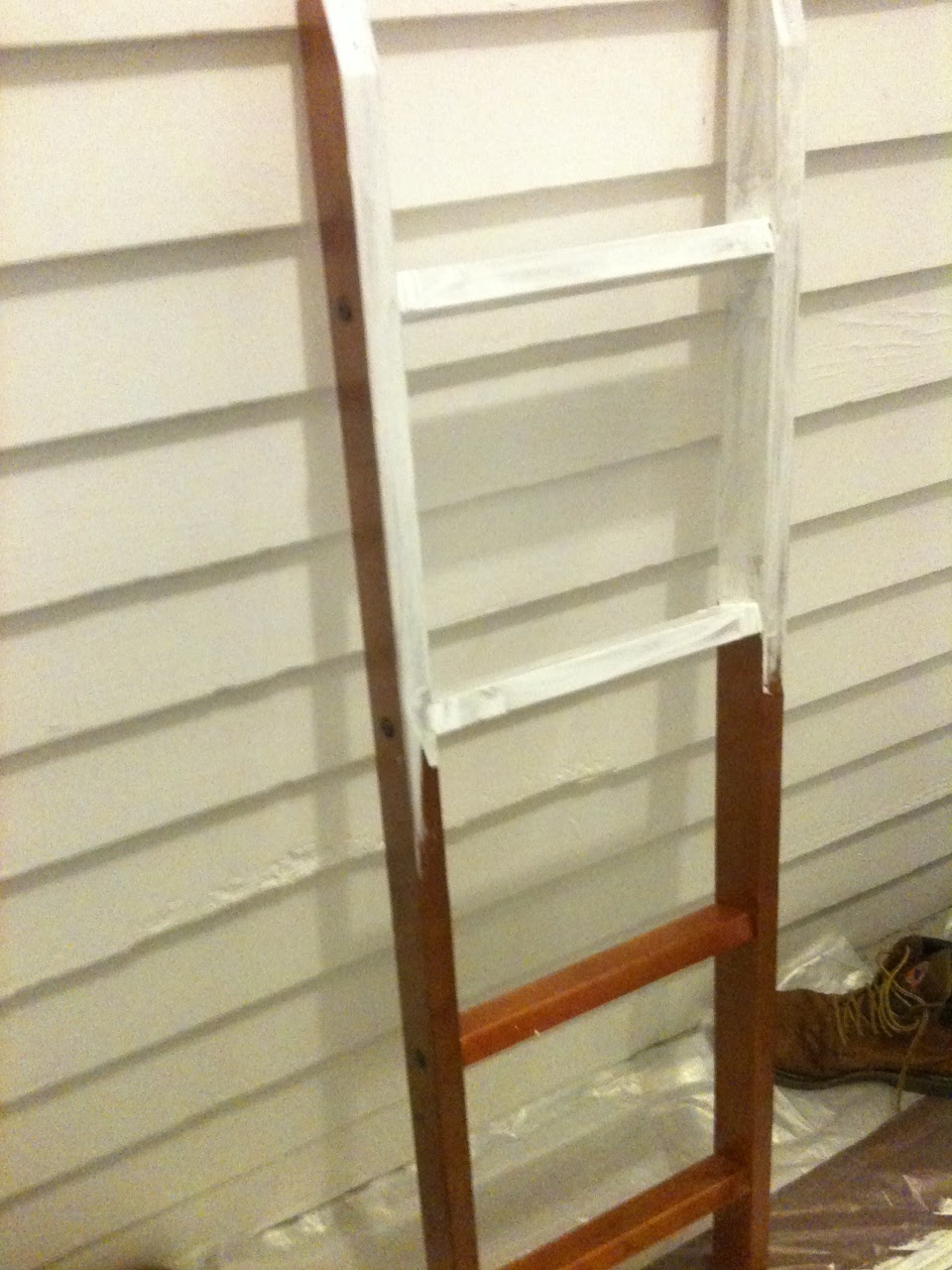 Gettin' Domestic: DIY Ladder Card Holder