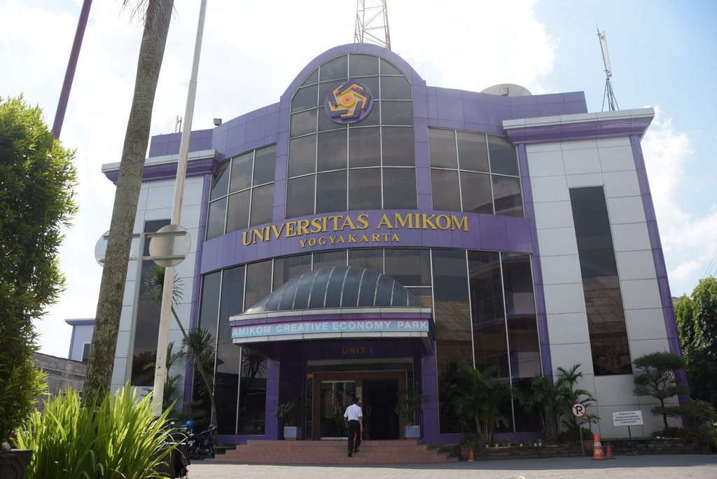 Biaya Kuliah Universitas Amikom Yogyakarta Tahun 2021-2022 - Kuliah Kelas Karyawan S1 S2