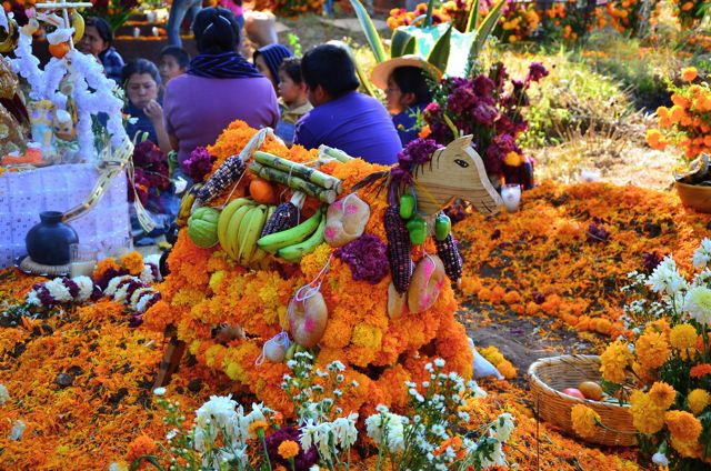 GARY'S IMPRESSIONS OF MICHOACAN, MEXICO: LOS CABALLITOS DE CUANAJO