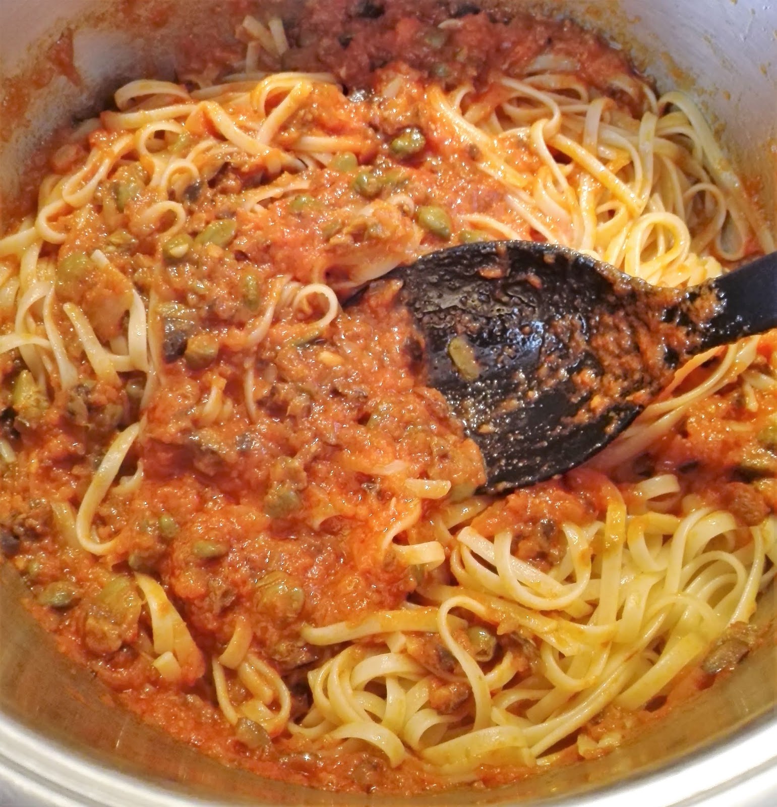 Vamos a cocinar con Yoli e Inés: Salsa Puttanesca con thermomix