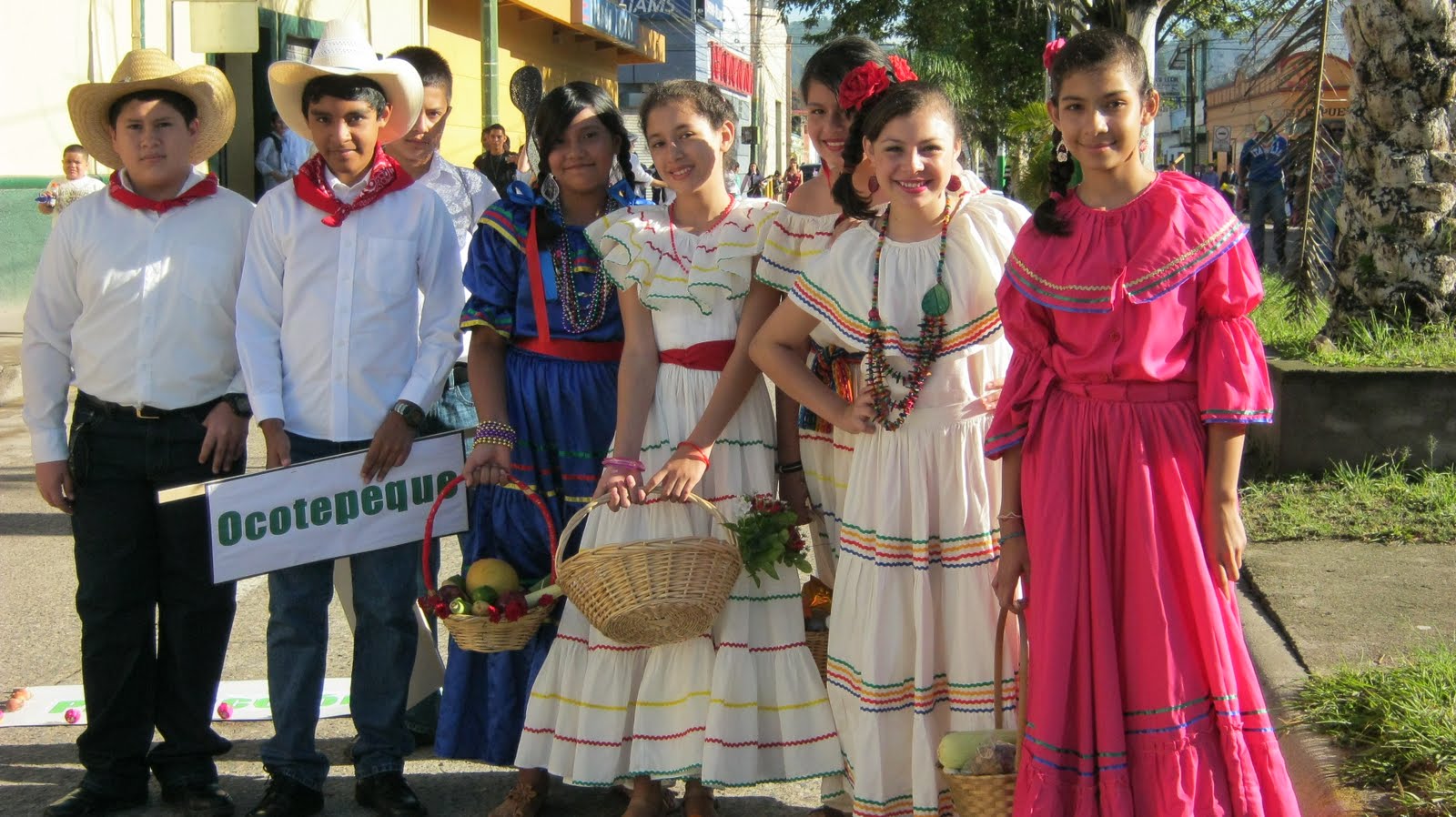 The Whites in Honduras!: Independence Parade
