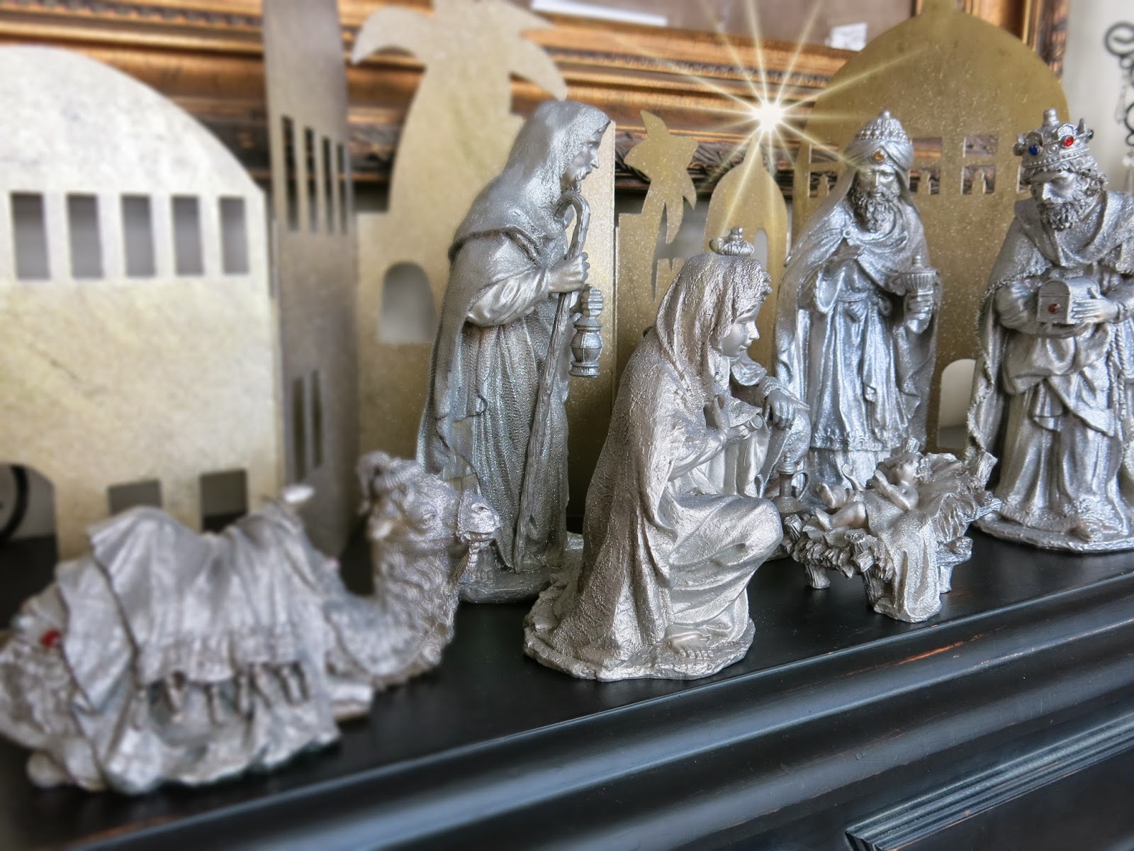 Nativity Makeover and A Winner - Purple Chocolat Home