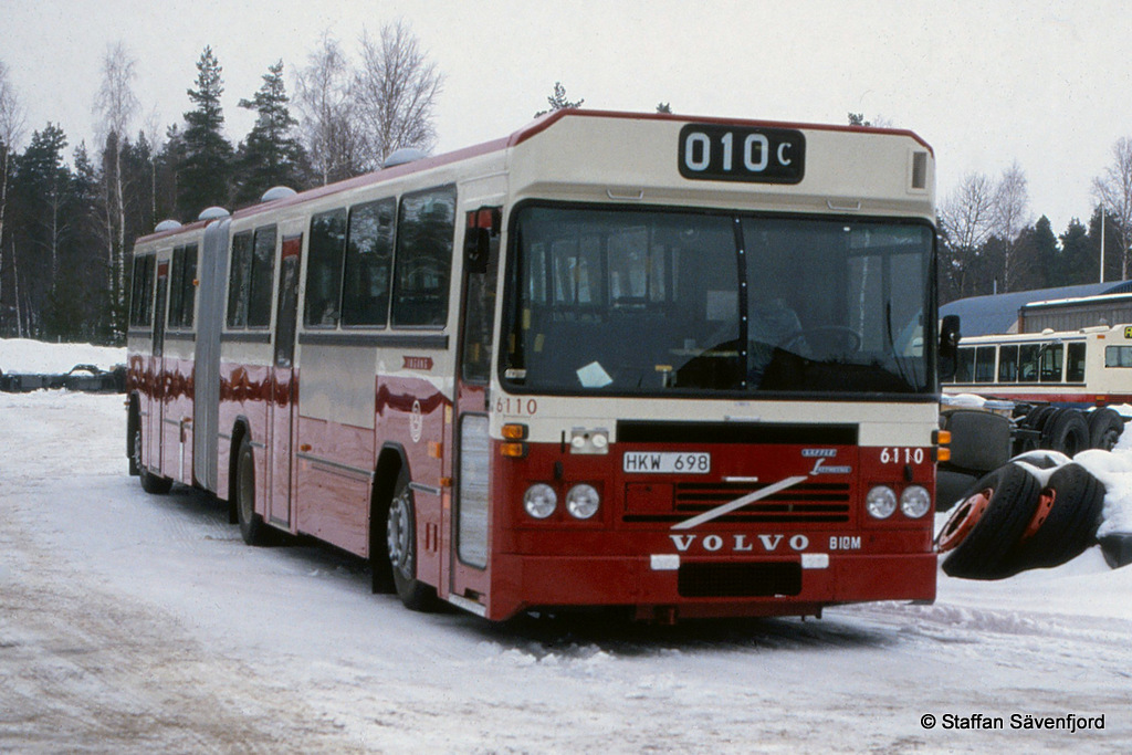 Staffans bussbilder: Säffle Karosseri i mars 1985, del 1
