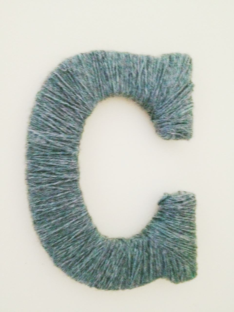 love{dot}lulu: diy: yarn-wrapped letter.