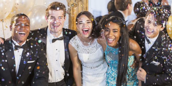 Top 5 Entertainment Ideas to Engage Guests at prom