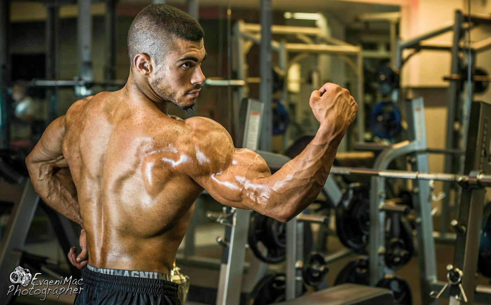 Daily Bodybuilding Motivation: Handsome Male Abs Model Sahar Kazes