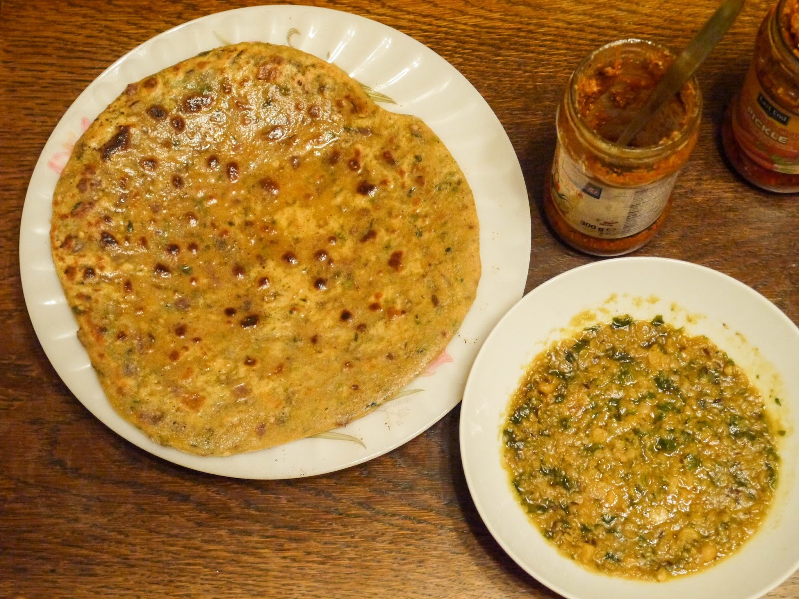 This Muslim Girl Bakes: Current Favourites #6: Missi Roti and More!