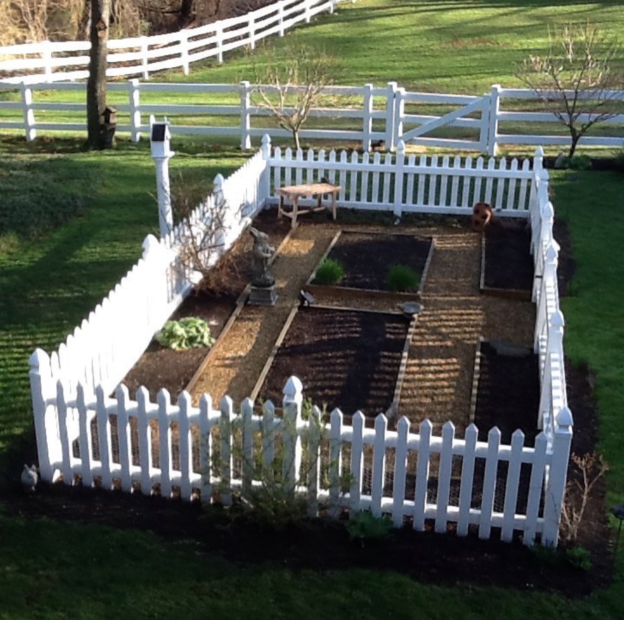 Content in a Cottage: Prettiest Kitchen Garden Ever