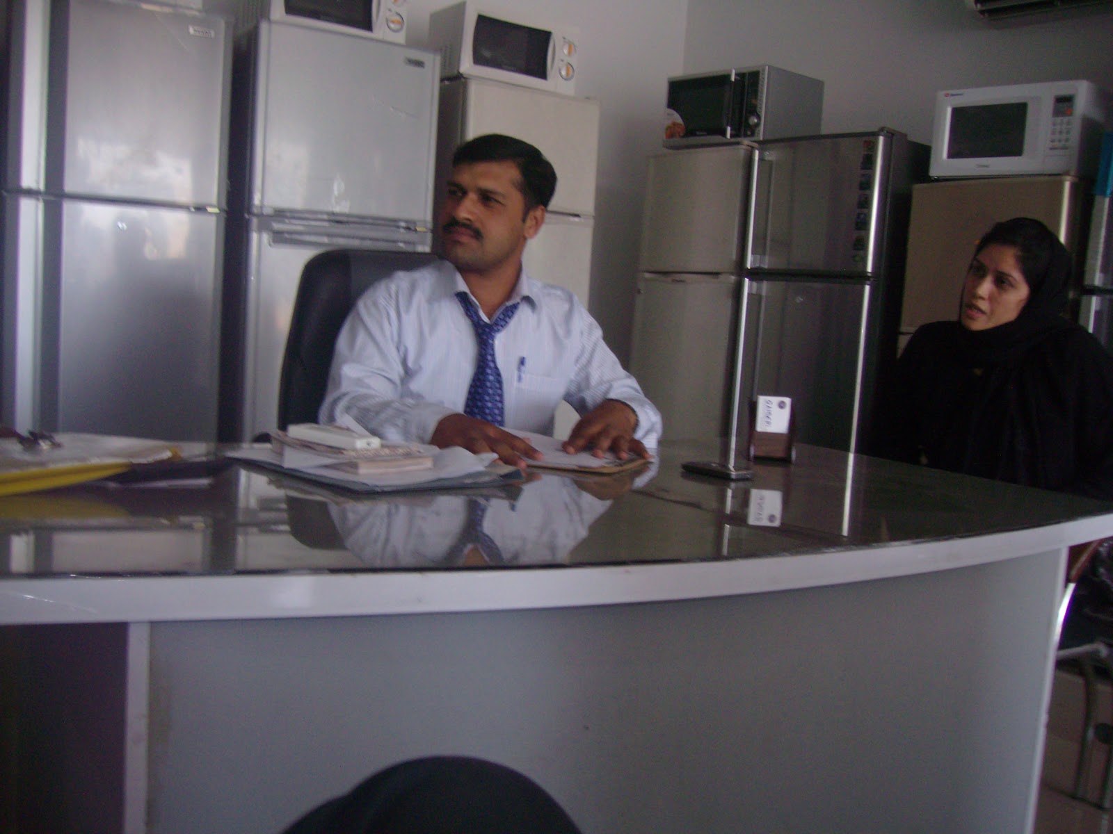 QAISER ELECTRONICS: PICS OF THE TOP BRANCH