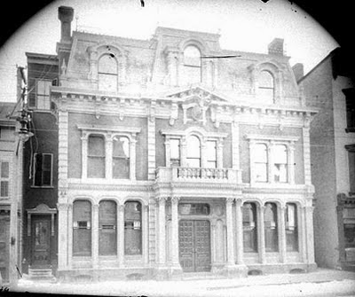 The Gossips of Rivertown: The Human History Behind a Hudson House