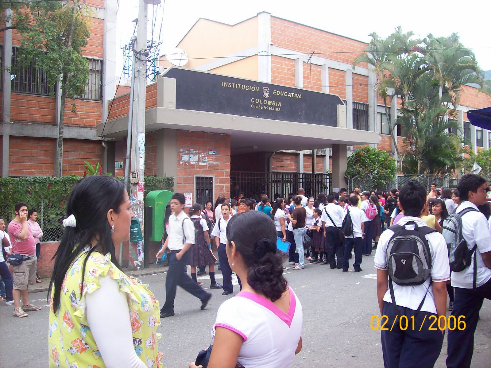 LEARNING ENGLISH ON THE COLOMBIA SCHOOL