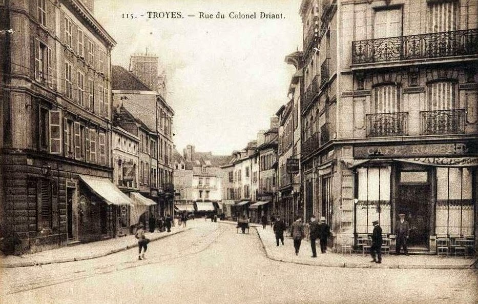 Troyes-en-Champagne: Rue du colonel Driant - Troyes