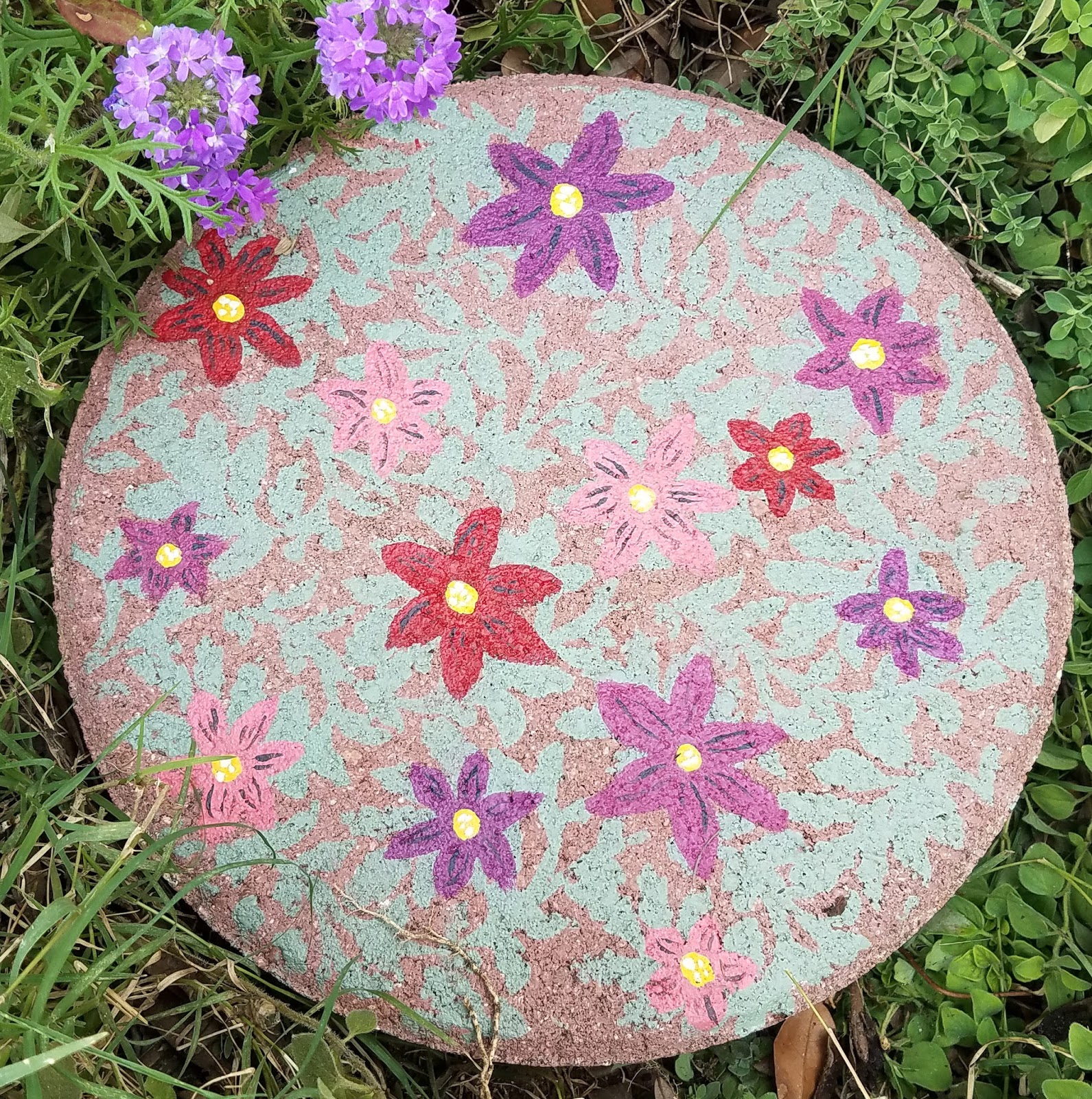 Erin Reed Makes: DIY Painted Paverstone Garden Art