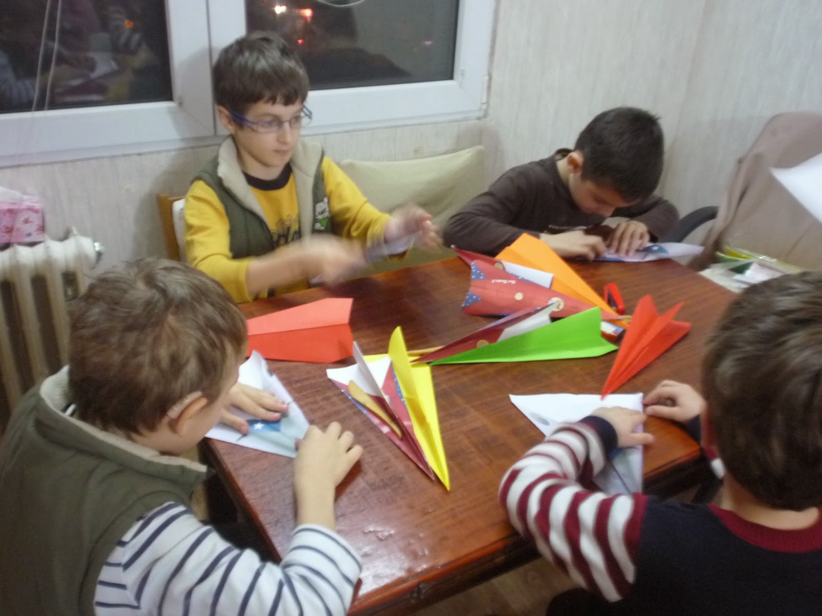 Cursuri Origami: Atelierul de avioane