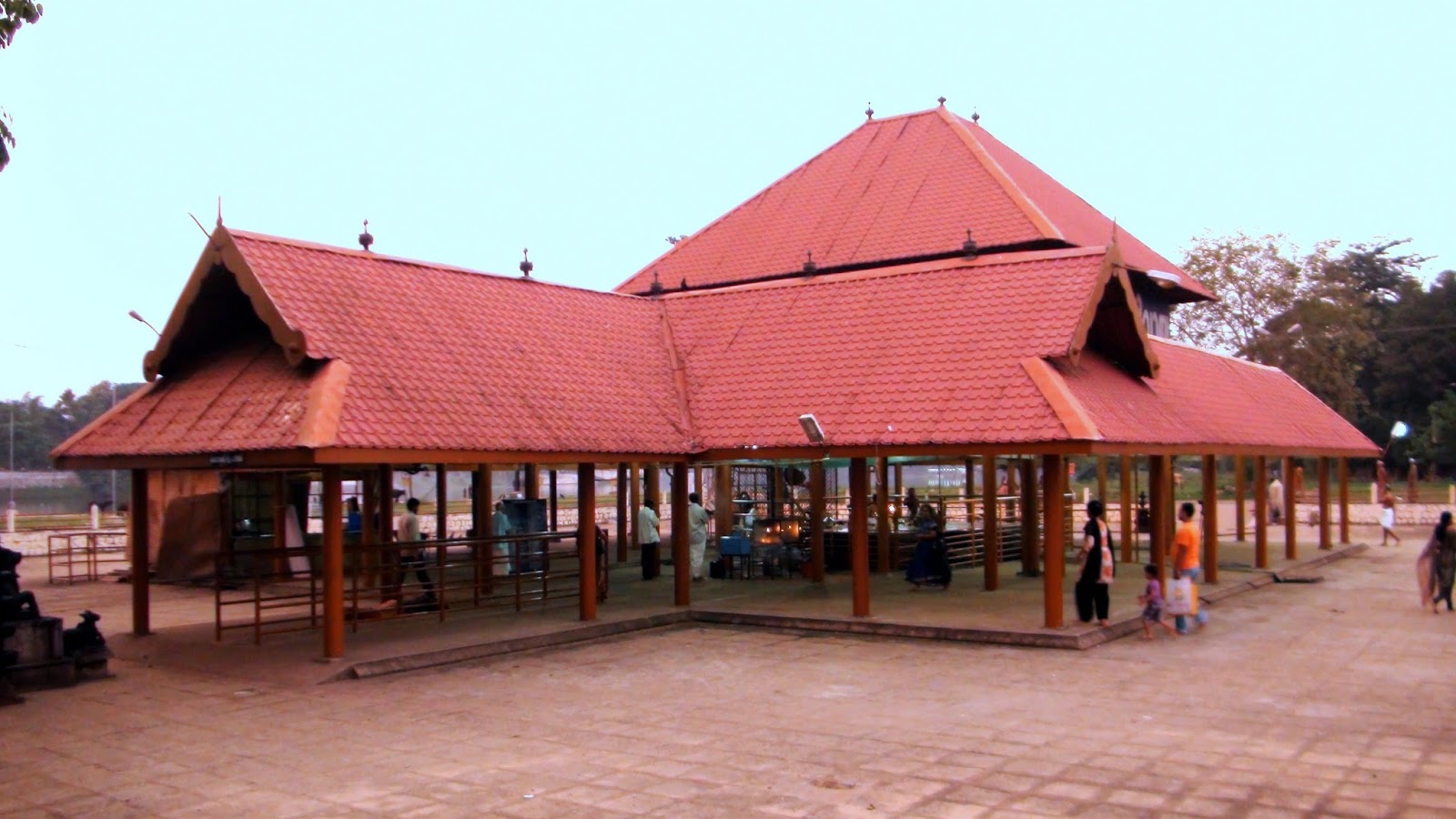 water-logged Aluva Mahadeva Temple!! - Navrang India