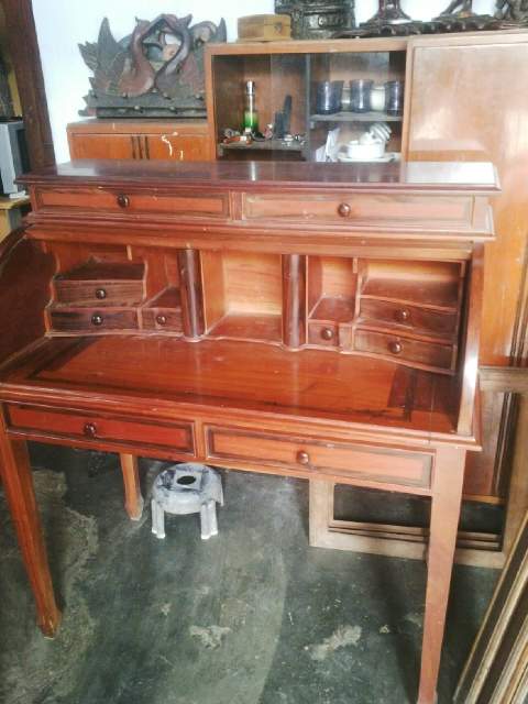 Jual Beli Barang Antik : MEJA JATI KUNO
