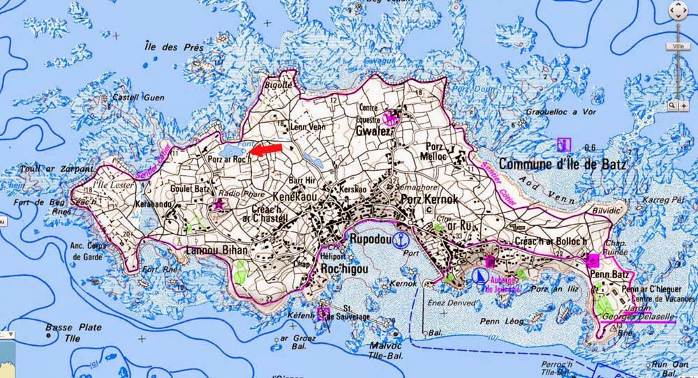 Mam-ailleurs: Fontaine et lavoir sur l'ile de Batz