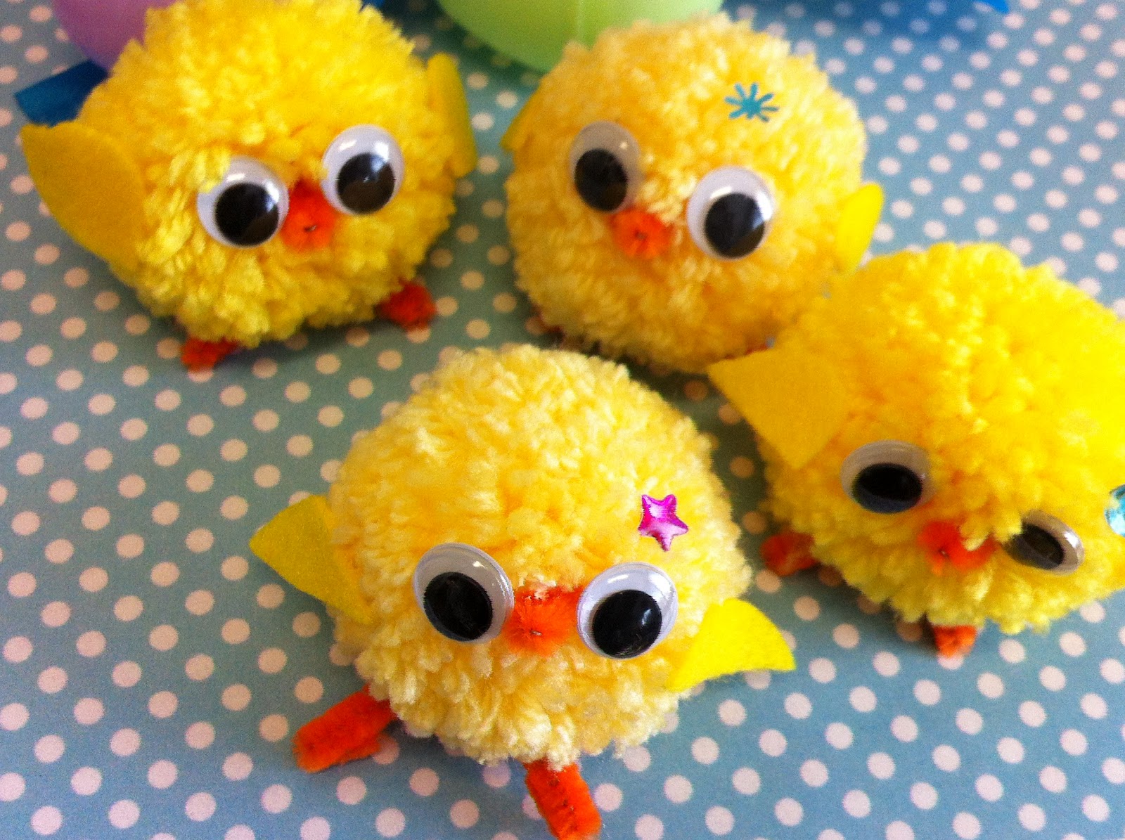 Como hacer adornos con pompones