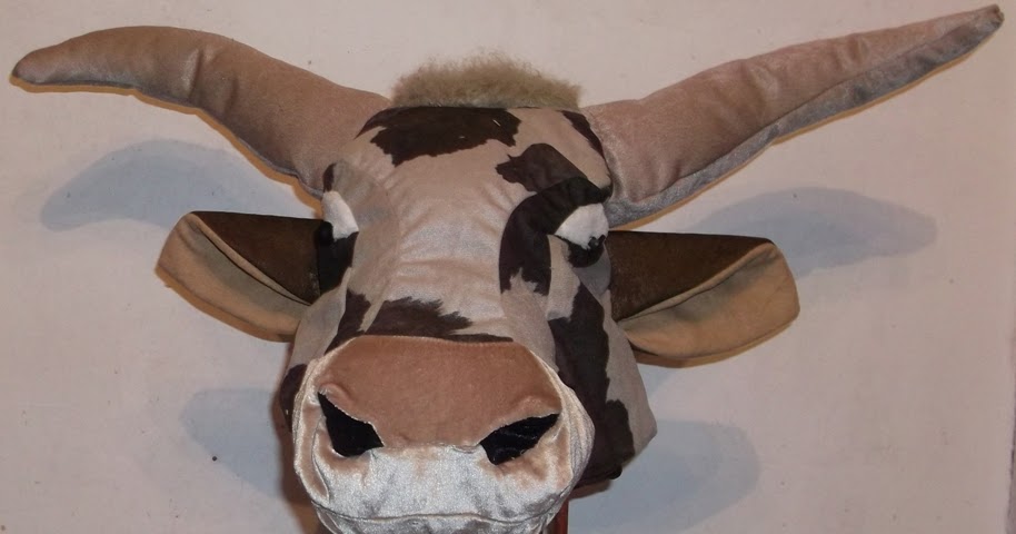 COSTUME MICHI MANOLE: Costume de bou, gansac, Danila Prepeleac, taran