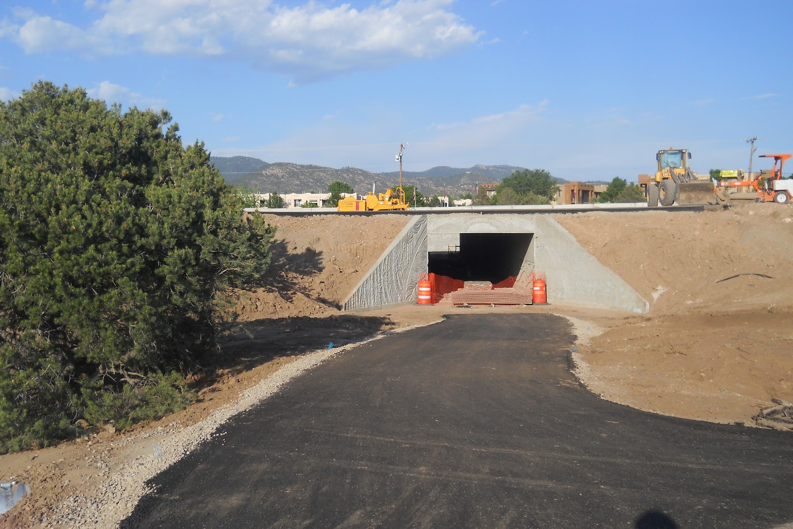 High Desert Dirt: Arroyo Chamisos Bike Trail Underpass Nears Completion
