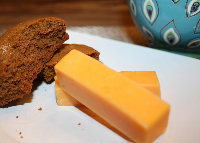 My Dark Cove Pantry: Lassy Buns