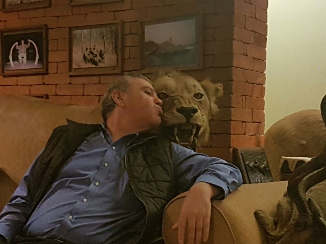 Cazador Mexicano: Everardo y el León