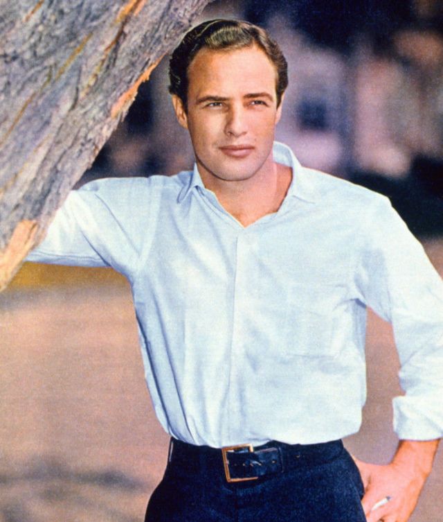 42 Color Photographs of a Young Marlon Brando From the 1940s and 1950s ...