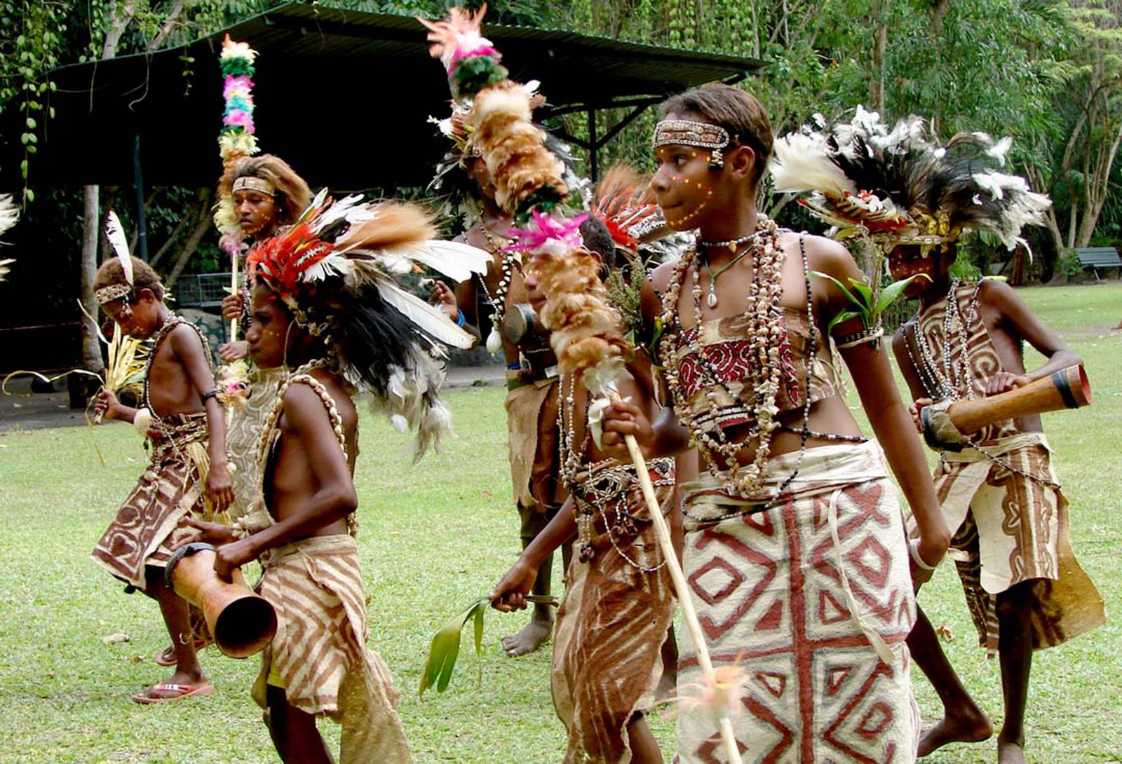 Tembari Children's Care (TCC) Inc: Oro community sing-sing: Lucky day ...