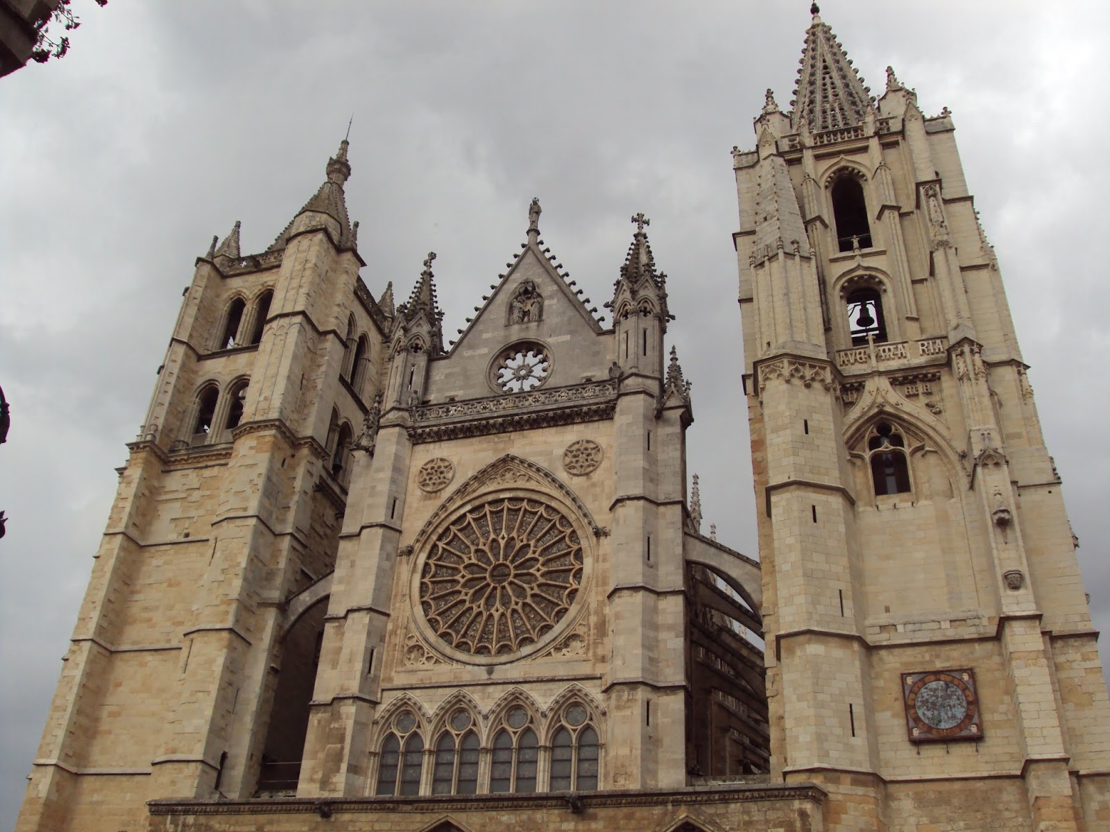 Abanico de culturas: El Románico y el Gótico en España