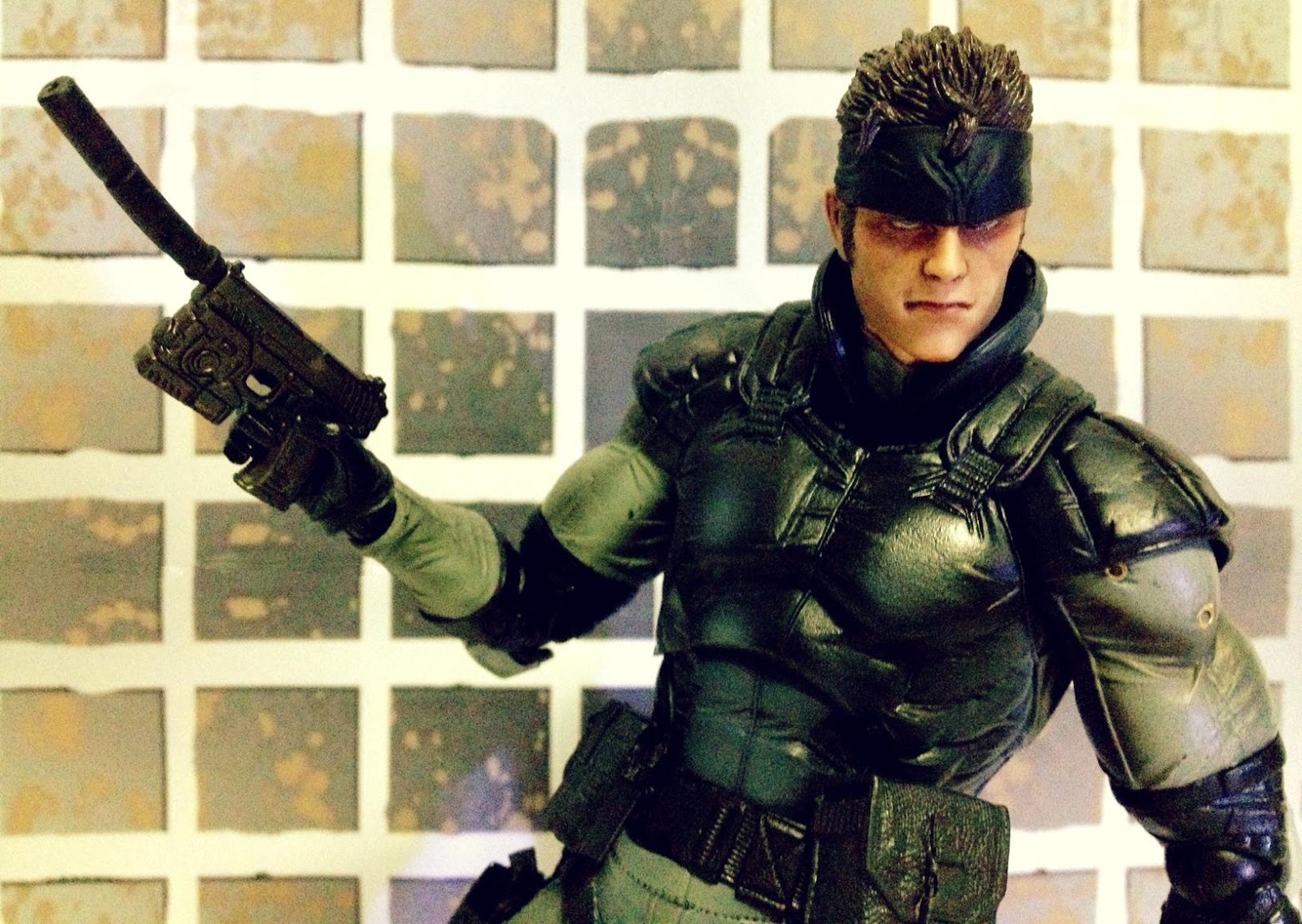 Combo's Action Figure Review: Solid Snake: Metal Gear (Play Arts Kai)