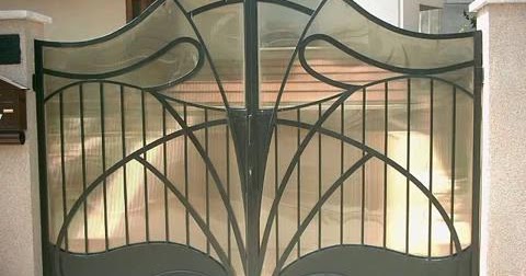 IRON AND STEEL GATE DESIGN: iron gate for townhouses with square bar design